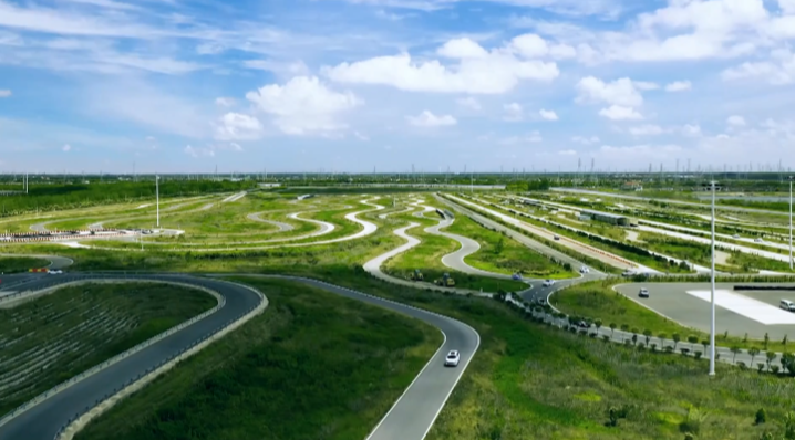 China's first large-scale enclosed connected vehicle test site ...